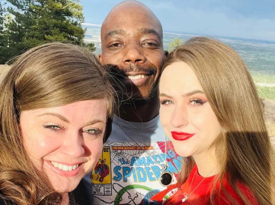 Who Is April Davis On Seeking Sister Wife? Details On Nick Davis ...