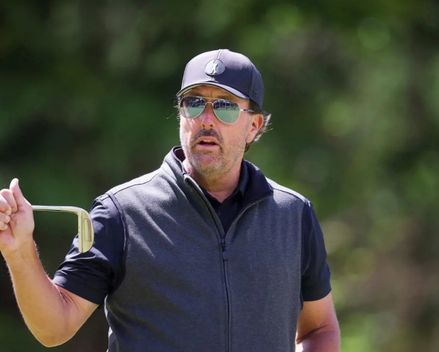 Is Phil Mickelson Sick? Details About American Golfer Illness: What ...