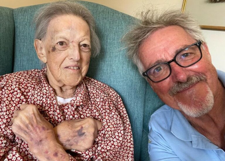 Is Gwyneth Margaret Jones (Griff Rhys Jones Mother) Still Alive? Age ...