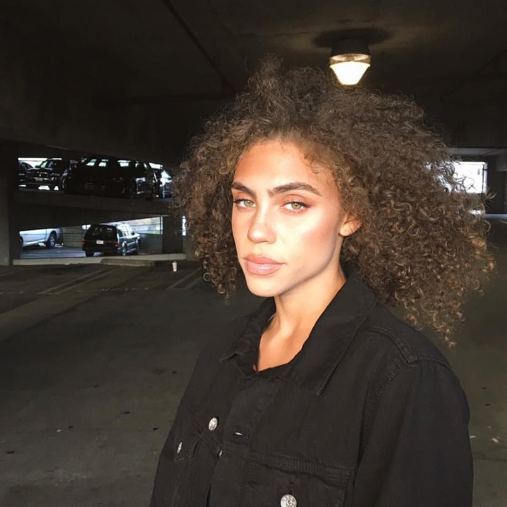 Meet Drake London's Sister Makayla London Who Is A Fashion Blogger