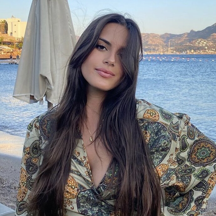 Pep Guardiola's Daughter: Who Is Maria Guardiola? Meet 21-Year-Old ...