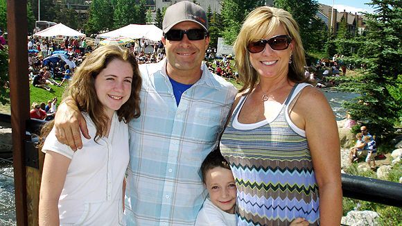 Who Is Shelley Capps (Ron Capps Wife)? Their Married Life Explored