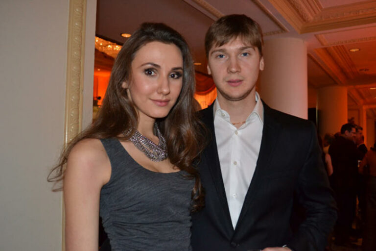 Meet Olga Bobrovskaya, Sergei Bobrovsky's Wife & His Family