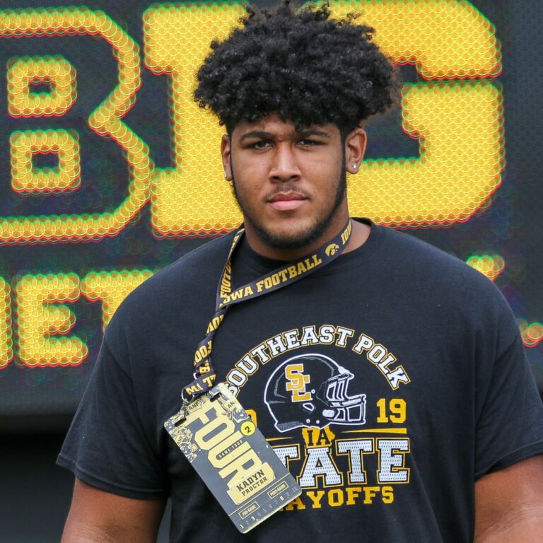 Who Are Offensive Tackle Kadyn Proctor Parents? Meet Sarah Perkins And ...