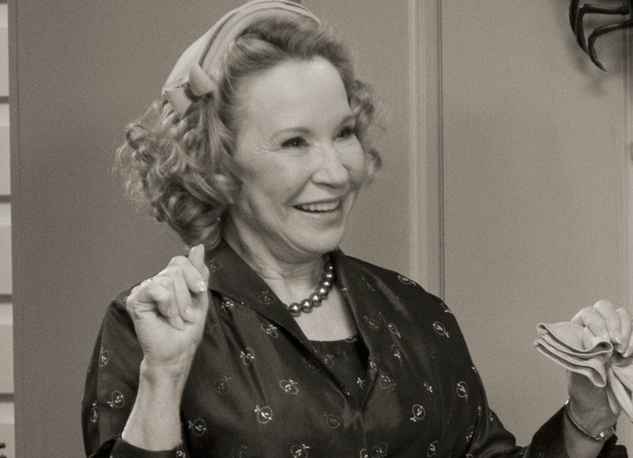 Did Debra Jo Rupp Gone Through Plastic Surgery? Latest Appearance And ...