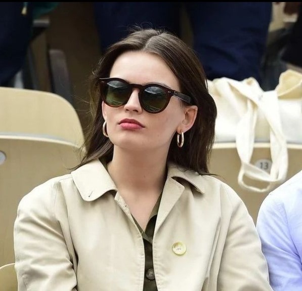 Who Is Emma Mackey Parents? Meet Philippe And Rachel; Family Details ...