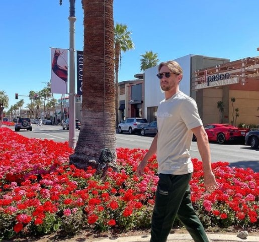 Who Is Fee Maeueler (John Millman Girlfriend)? Relationship And Career ...