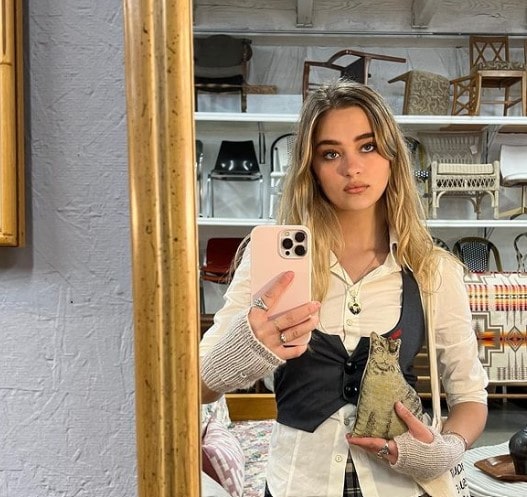 Who Is Lizzy Greene Parents? Sibling Garrett Greene And Family Details ...