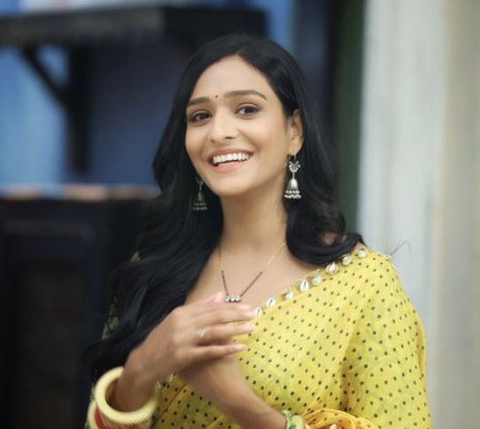 Aishwarya Khare Bio, Career, Age, Height, Relationship, Affairs, Net ...