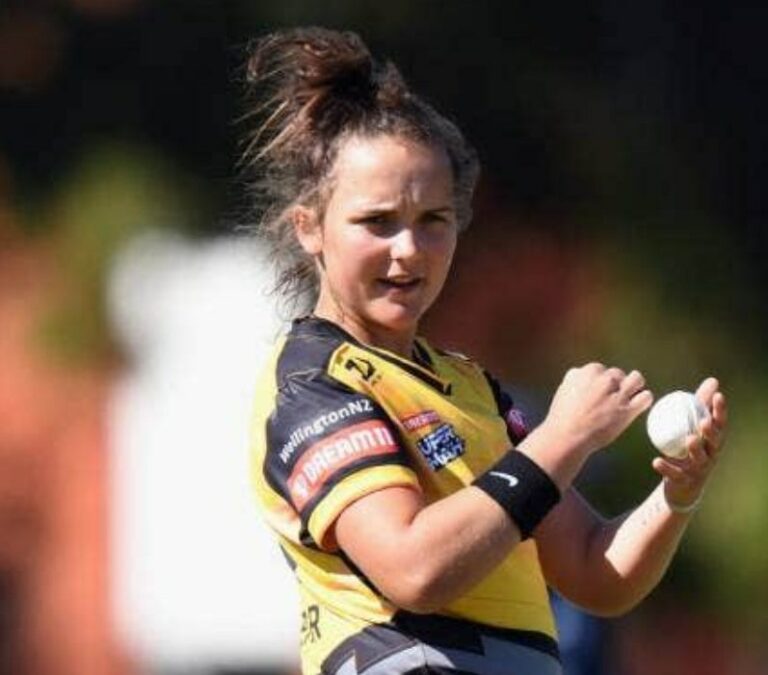 Amelia Kerr (Cricketer): Biography, Parents, Family, Net Worth (2023 ...