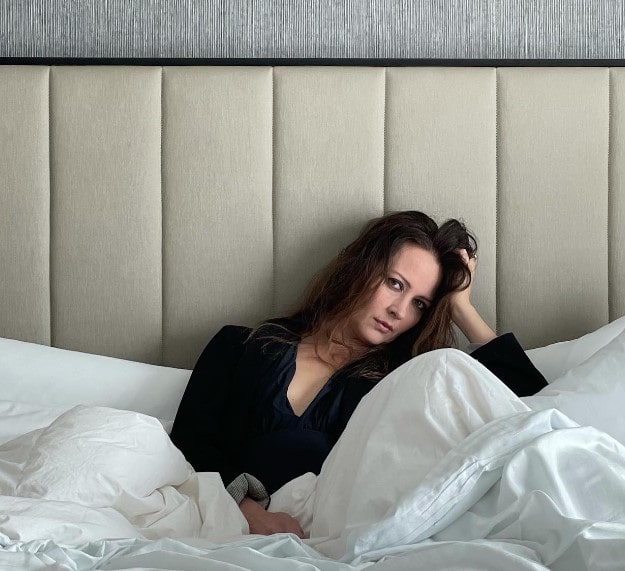 Amy Acker: Married Life, Children, Net Worth (2023), Latest Work And ...