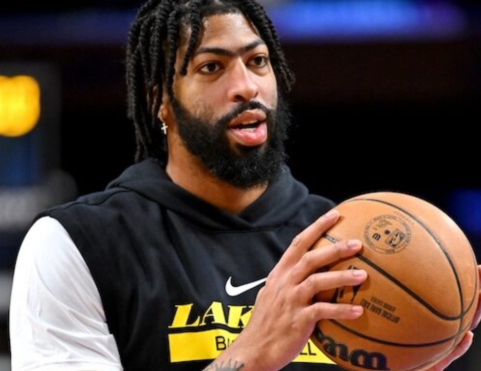 Anthony Davis: Bio And Relationship With Twin Sister Antionette & Iesha ...