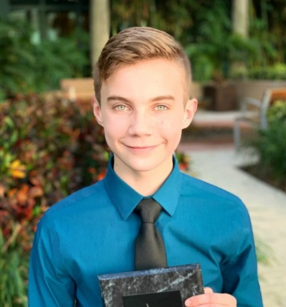 Brady Farrar Bio, Career, Age, Height, Relationship, Affairs, Net Worth ...