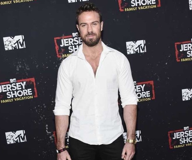 Ex On The Beach: Nicole & Chad Relationship Status Explored! Are They ...