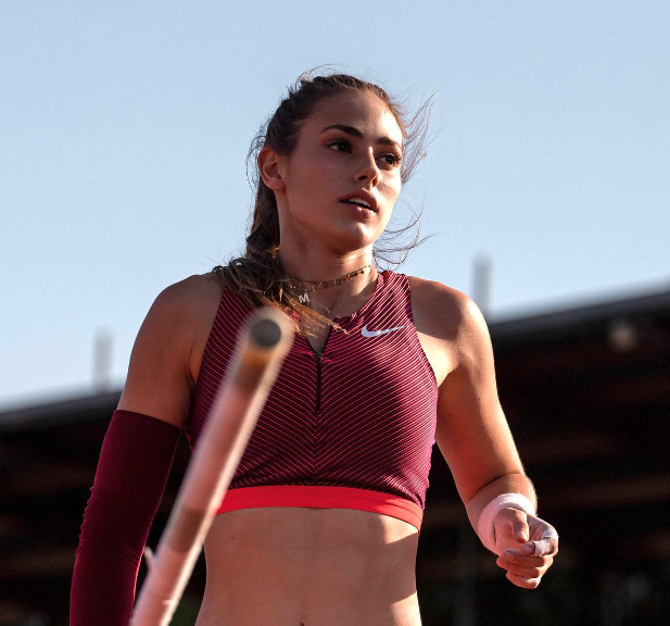 Who is Clara Fernandez pole vaulter, her Bio, Net Worth 2023, age ...