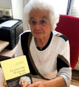 Esther Senot: What Is Her Age? Height, Weight, Relationship, Affairs ...