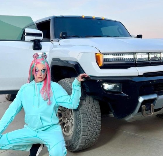 Jeffree Star: Relationship With NFL Boyfriend Explored, See His Latest ...