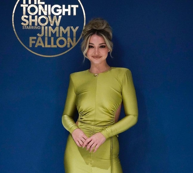 Is Madelyn Cline Dating Her Outer Banks Co-Star Austin North? Past ...