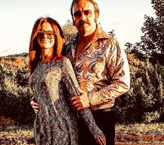 Who Is Kelly Bubbins (Mike Bubbins Wife)? Married Life And Career & Pub ...