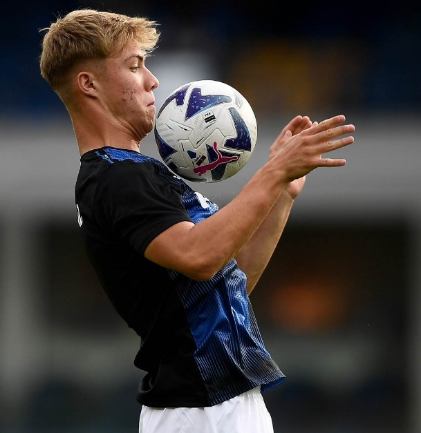 Rasmus Hojlund: Age, Height, Weight, Relationship, Affairs, Family ...