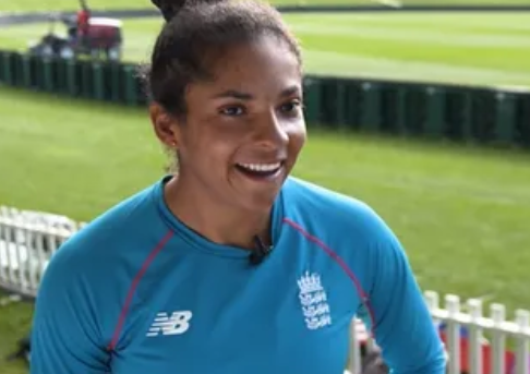Sophia Dunkley (Cricketer) Bio, Age, Height, Relationship, Affairs, Net ...