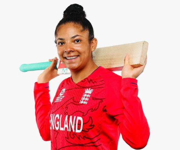 Sophia Dunkley (Cricketer) Bio, Age, Height, Relationship, Affairs, Net ...
