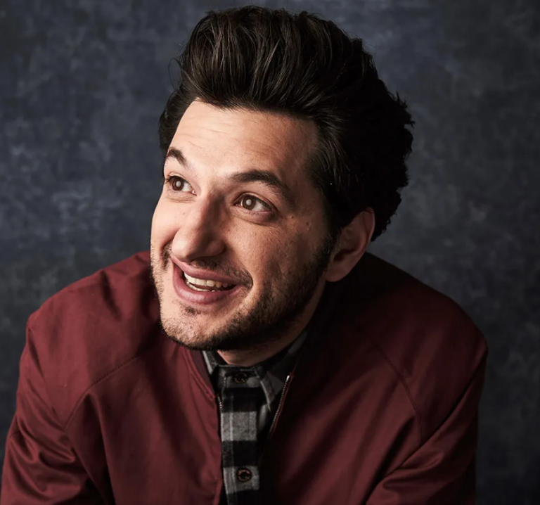 Ben Schwartz: Is He Gay? Girlfriend, Bio, Wiki, Age, Career, Improv ...