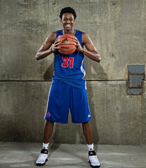 De'Aaron Fox: Age, Height, Weight, Relationship, Net Worth, Family, Bio ...