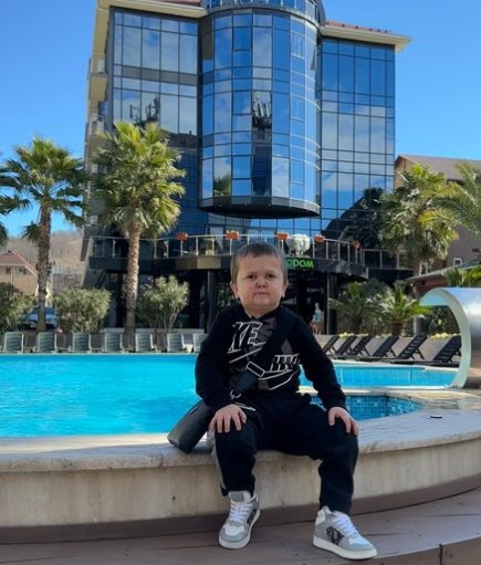 Hasbulla Magomedov (Mini Khabib): Religion, Health Condition, Mecca ...