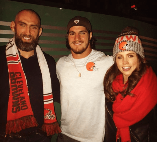 Who Is Lorna Byrne (John Muldoon Wife)? Wedding, Family Details, Net ...