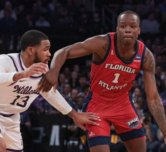 Unveiling the Age and Height of Johnell Davis: Is Florida Atlantic Owls ...