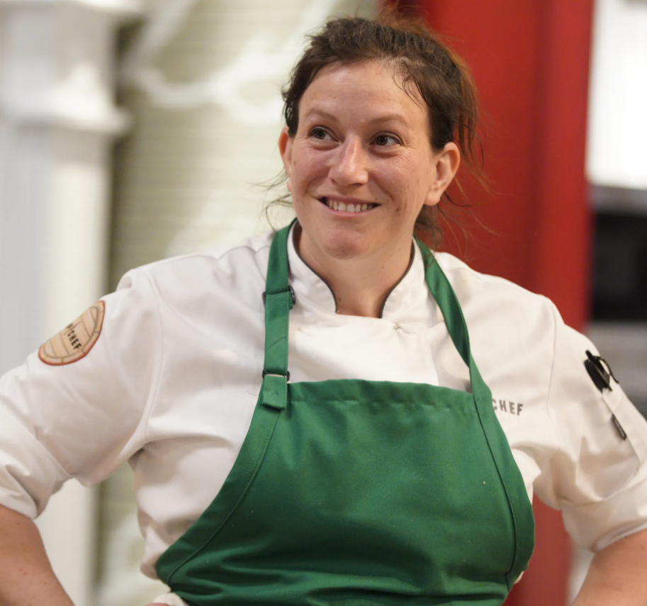 Sara Bradley: Husband, Family, Bio, Wiki, Age, Career, Net Worth 2023 ...