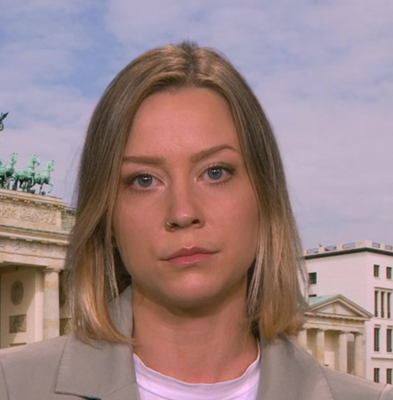 Sarah Pagung: Who Is She? Bio, Wiki, Age, Career, Husband, Life Lessons ...