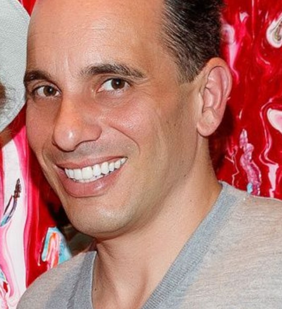 Sebastian Maniscalco: Parents, Siblings, Bio, Wiki, Age, Career, Wife ...