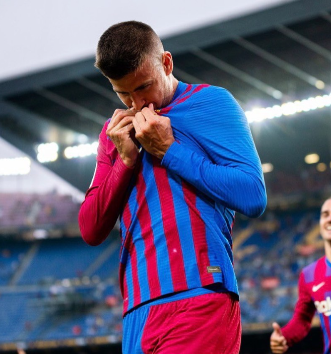 Gerard Piqué: Relationship with Clara Chia Marti, Son, Bio, Wiki ...