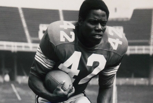 The Passing of a Legend: Reflecting on John Brockington's Impact on the NFL