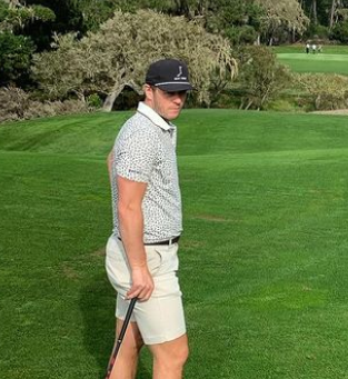 Is Jonathan Toews Retiring - Why He Is Not Playing Hockey?