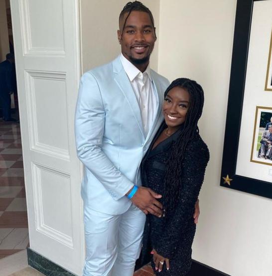 Jonathan Owens Family Tree: Parents, Siblings, & Wife Details