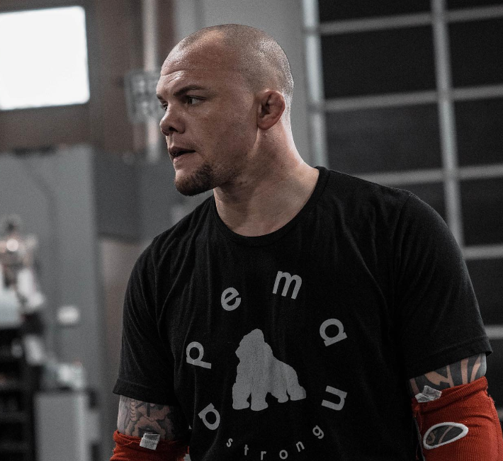 Who Is UFC Star Anthony Smith Parents? Meet His Father And Mother Dixie ...