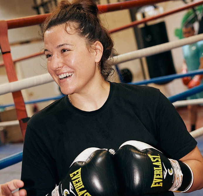 What Is Chantelle Cameron Net Worth 2023? Fight Purse Of First Boxer ...