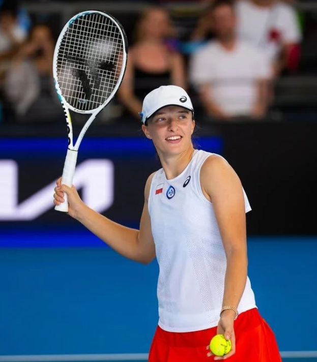 Iga Swiatek: Tattoo Meaning, Bio, Wiki, Age, Career, Workout, Net Worth ...