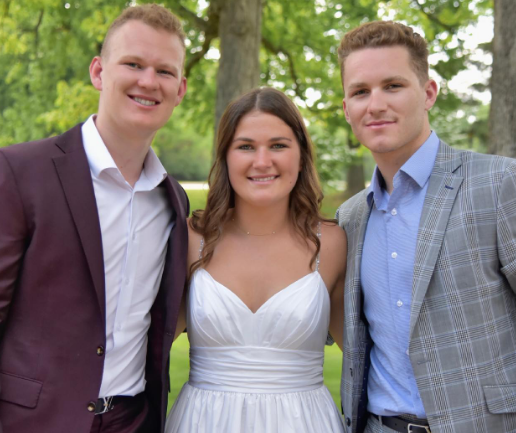 Walter Tkachuk and Matthew Tkachuk: Are They Related? Bunny Costume ...