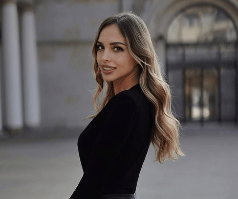 Kliff Kingsbury's Girlfriend's Viral Hotel Room Pics! Who Is Veronica ...