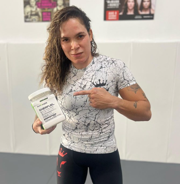 Who Is Vanessa Nunes, Amanda Nunes Sister? Their Age Difference And ...