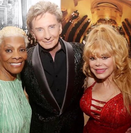 Barry Manilow: Does He Wear a Wig? Plastic Surgery, Pet Dog and More