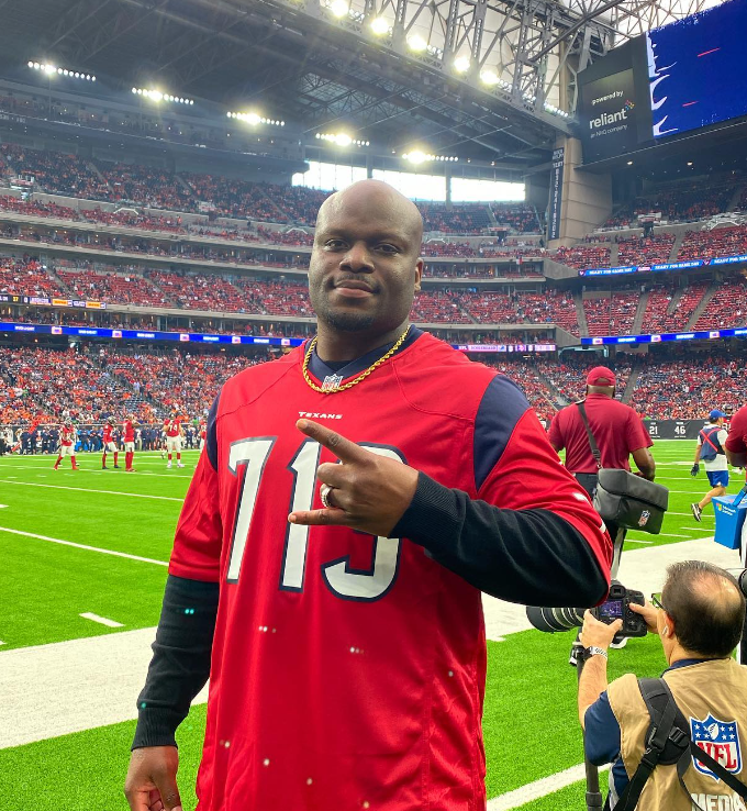 Derrick Lewis Baldness: Is He Facing Any Health Issues? Bio, Career ...