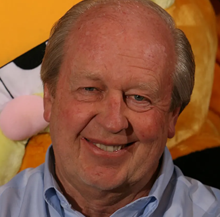 Are Jim Davis And Andrew Garfield Related? Family Tree And Net Worth ...