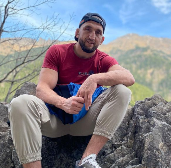 What Is UFC Star Muslim Salikhov Religion? Family Ethnicity - Is He ...