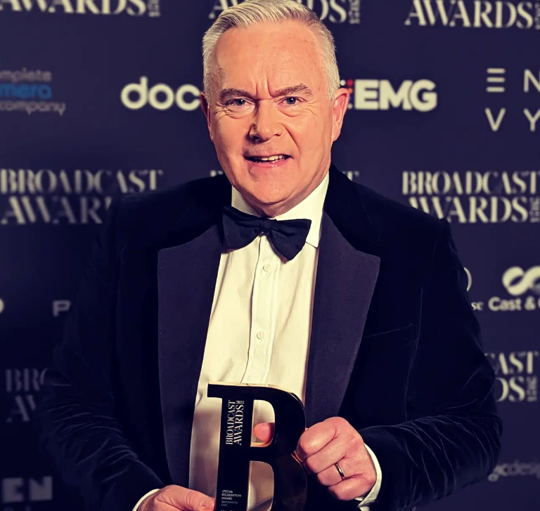 Why Fans Believe Huw Edwards Could Be Gay? Details About His Wife Vicky ...