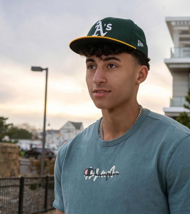 Isaac Francis Relationship: Does He Have a Girlfriend? Too Hot To ...